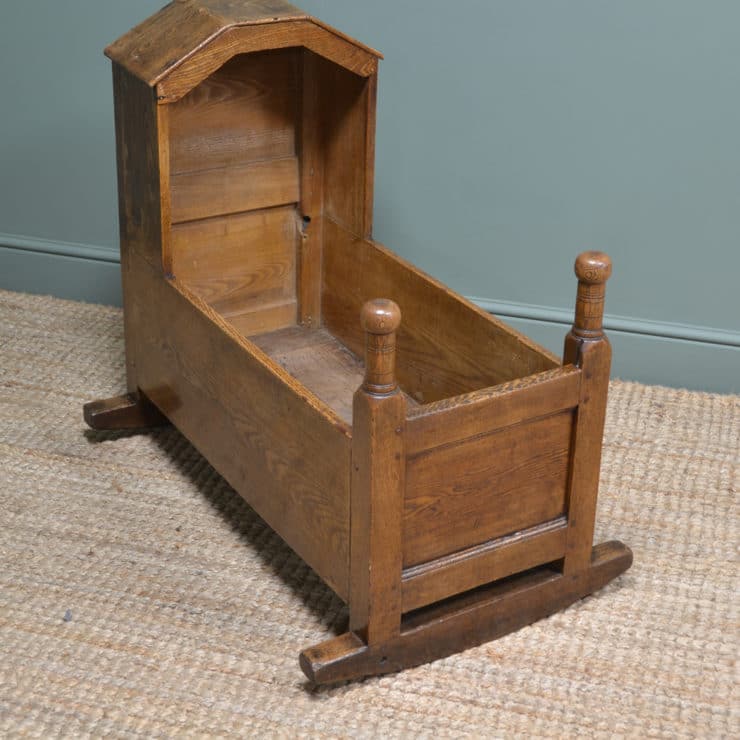 Decorative Georgian Oak Antique Cot / Cradle - Antiques World