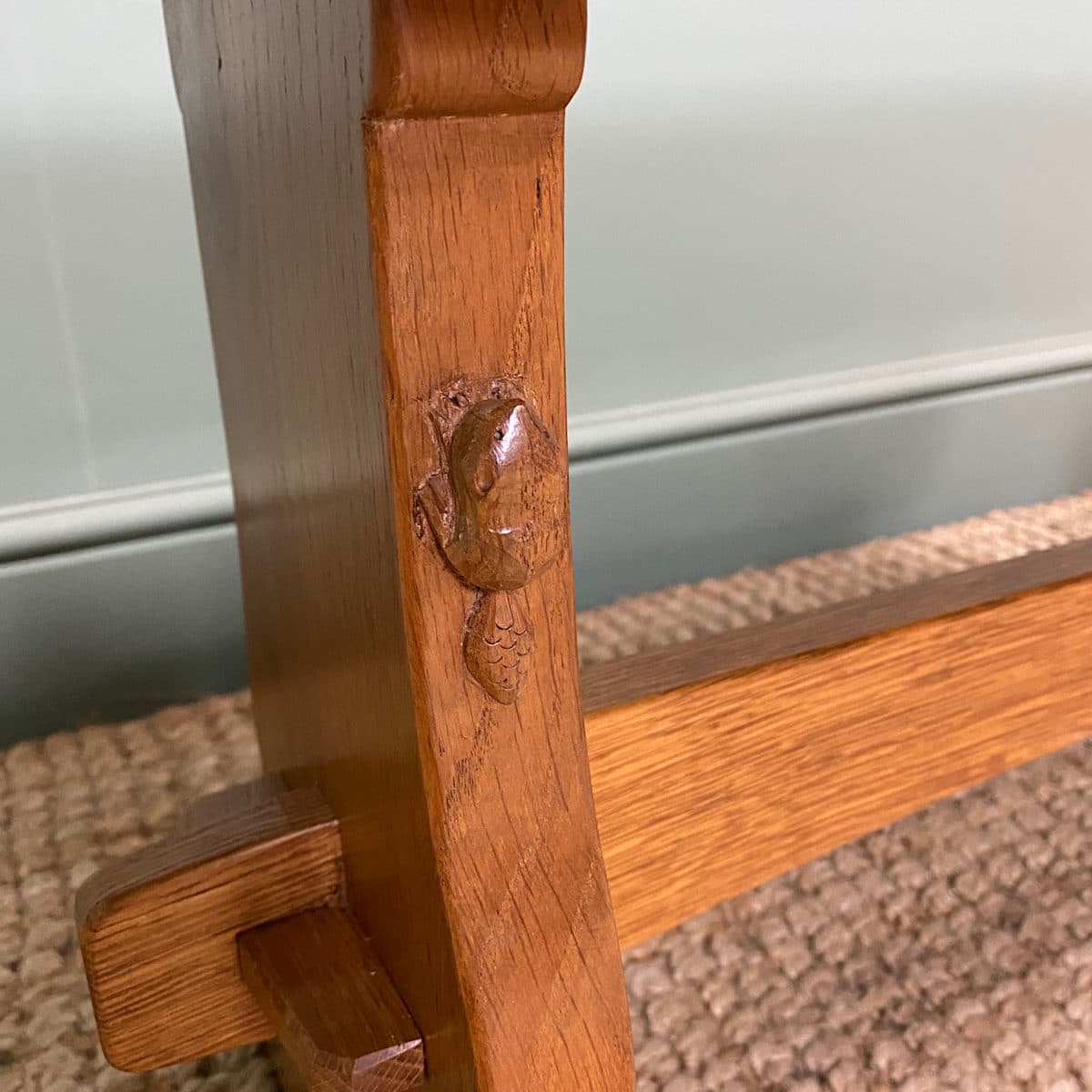 Mouseman Furniture - Antiques World