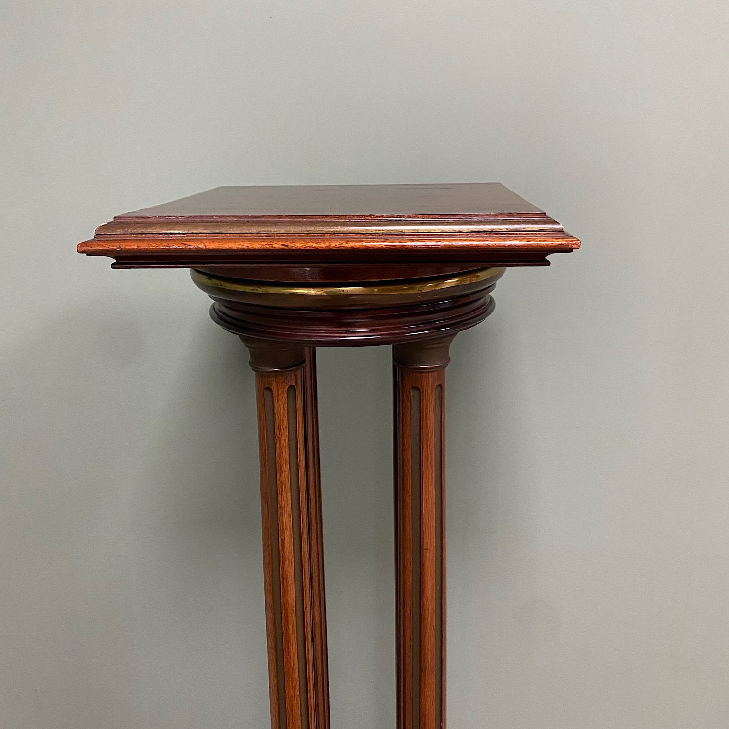 Unusual Rotating Antique Bust Stand / Plant Stand - Antiques World