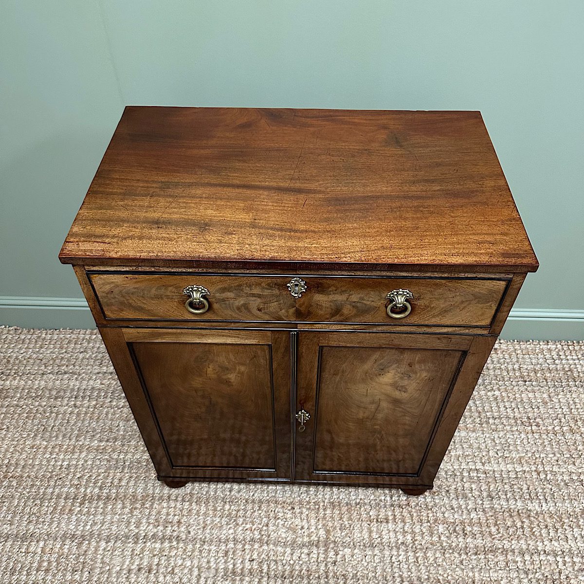Stunning Small Mahogany Antique Regency Cupboard - Antiques World